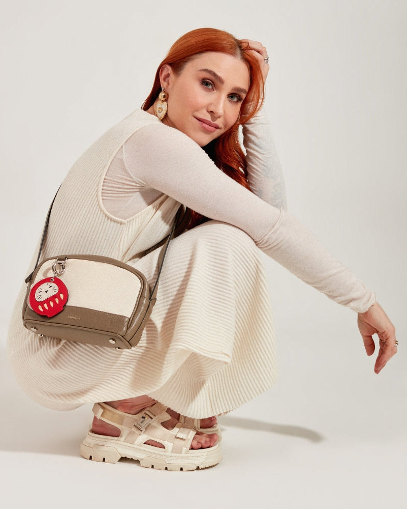 Bolsa Lullis em Lona e Couro Cinza Fendi Collab Lu Ferreira – Adô – ADÔ